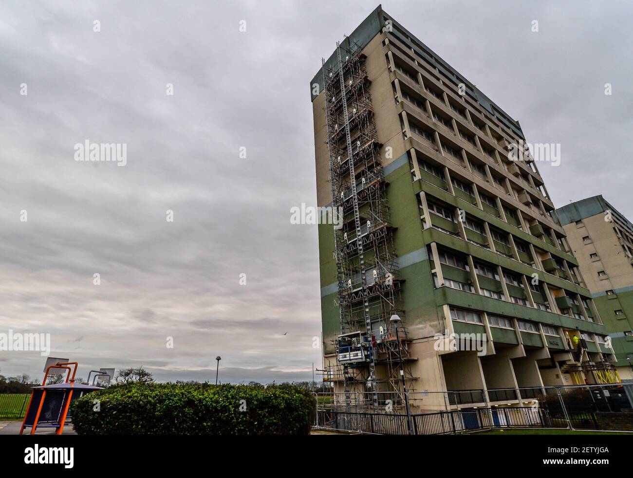 Uk highrise building cladding hi-res stock photography and images - Alamy