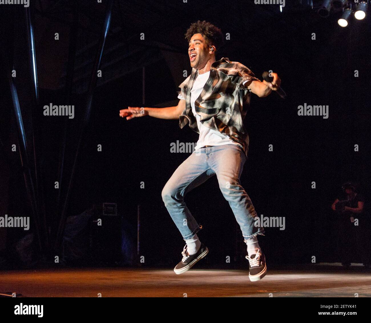 Singer Kyle (Kyle Thomas Harvey) during Summerfest Music Festival at ...