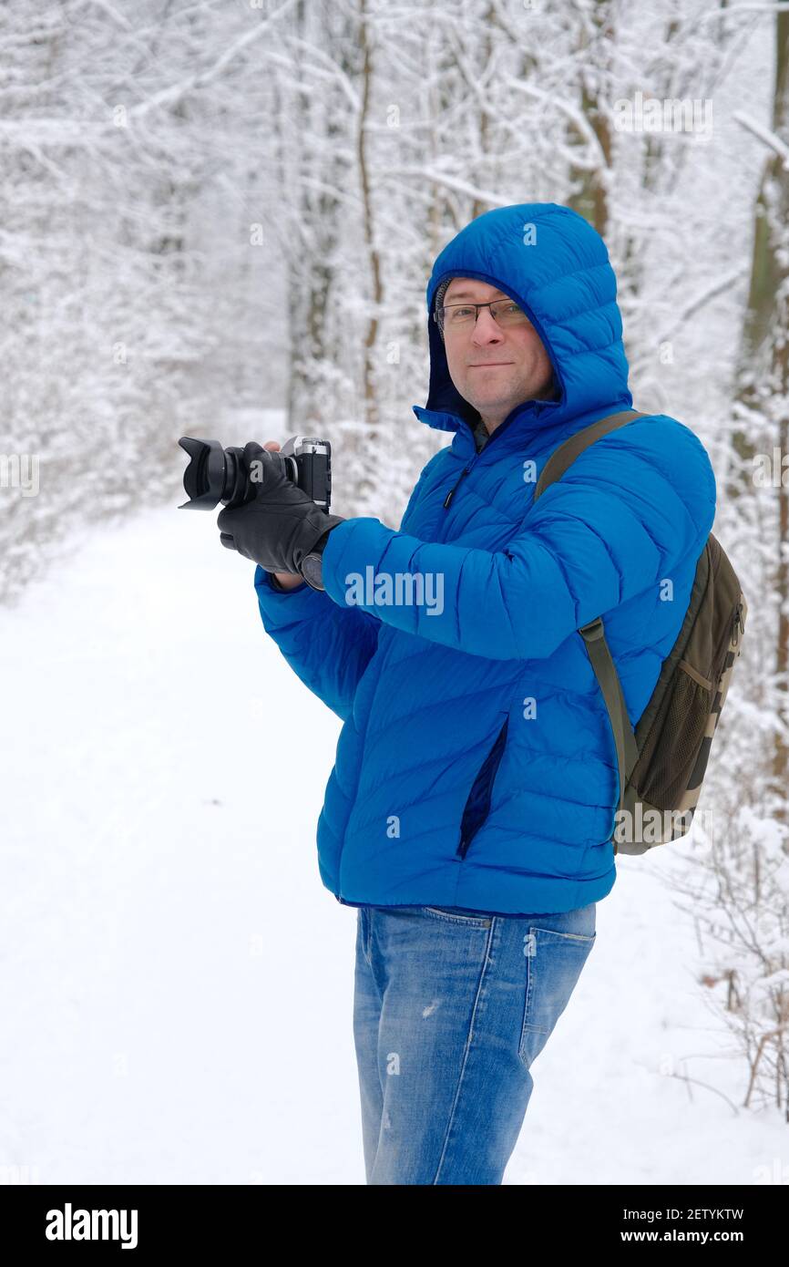 Camera work snow hi-res stock photography and images - Alamy