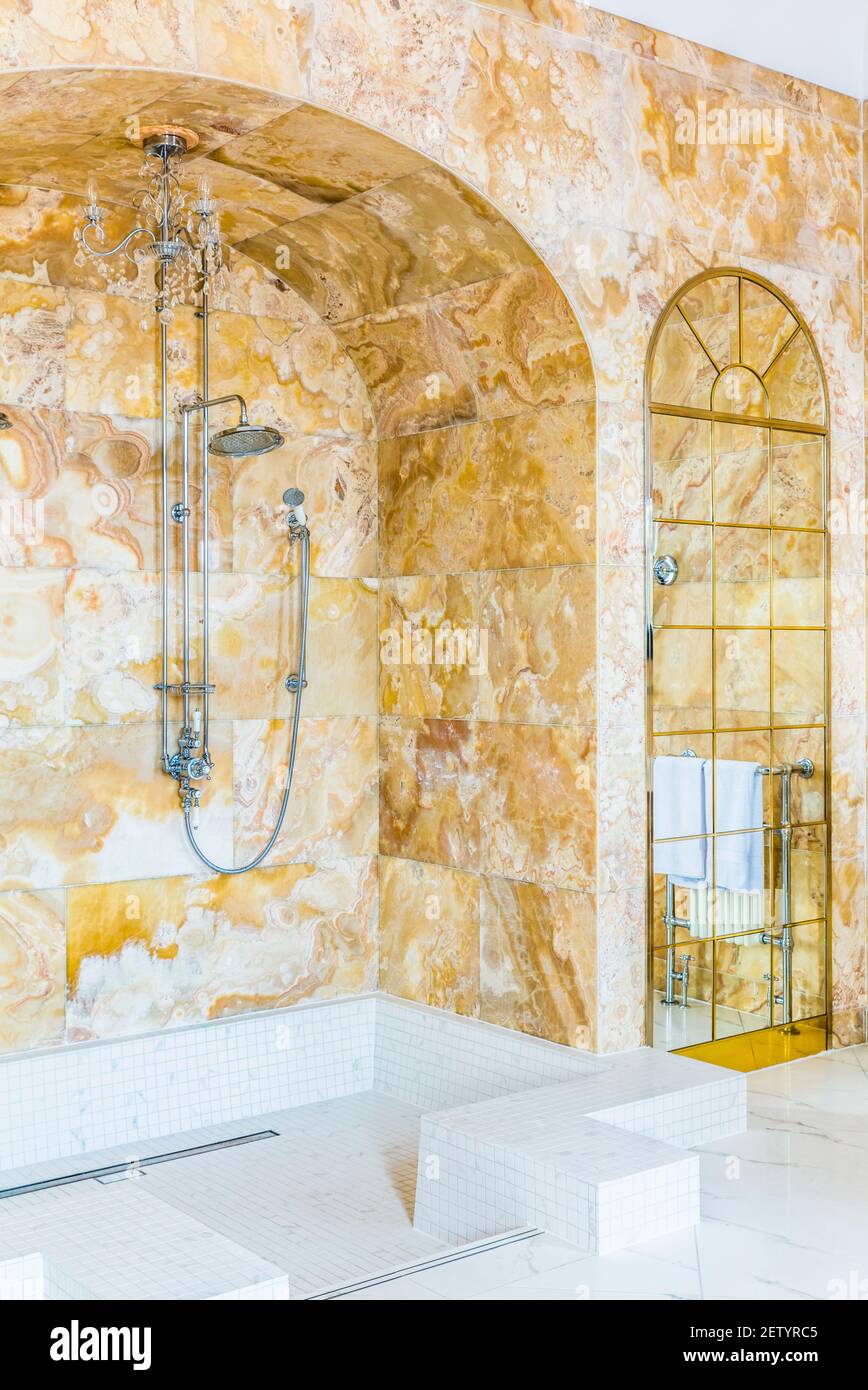 Luxury Marble Bathroom Stock Photo - Alamy