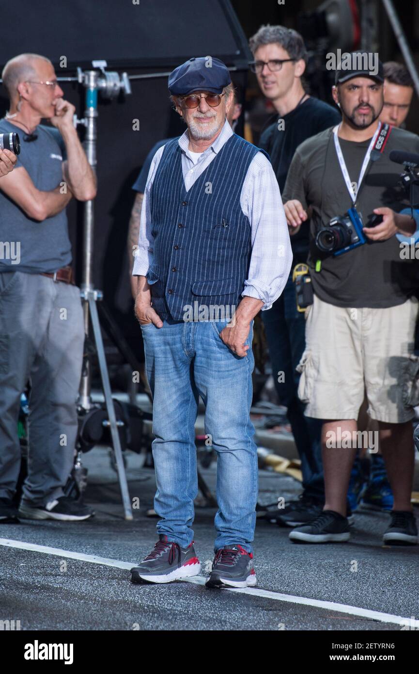 Steven Spielberg on the set of 'The Papers' filming in Midtown, New ...