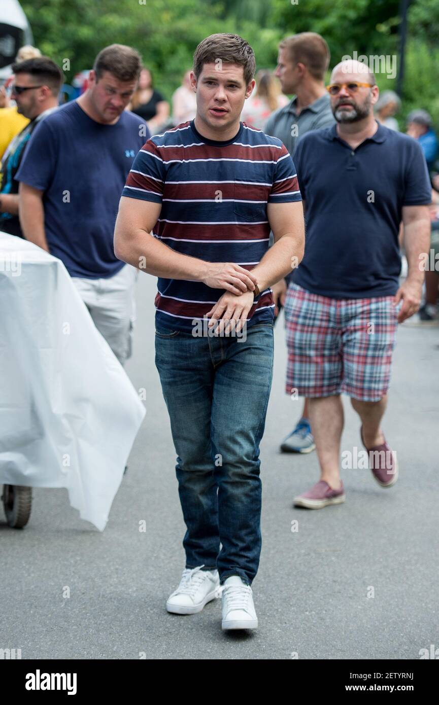 Adam Devine on the film set of 'Isn't it Romantic' in Central Park, New ...