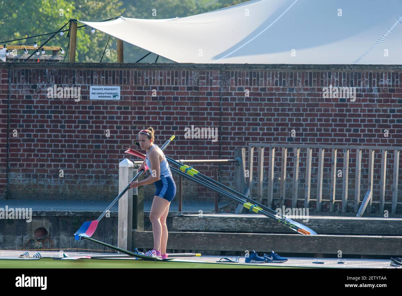 How to attach the scull hi-res stock photography and images - Alamy