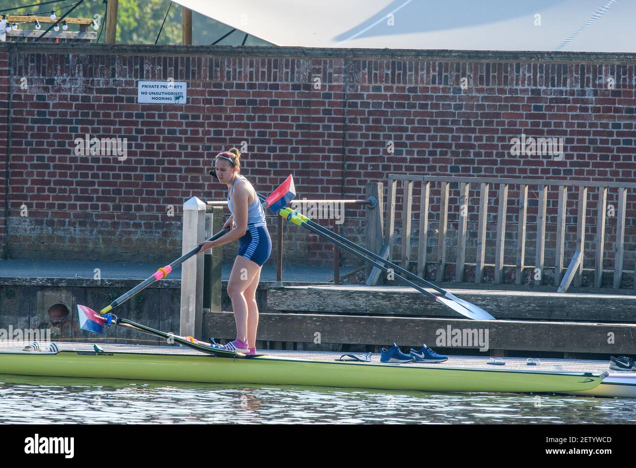 How to attach the scull hi-res stock photography and images - Alamy