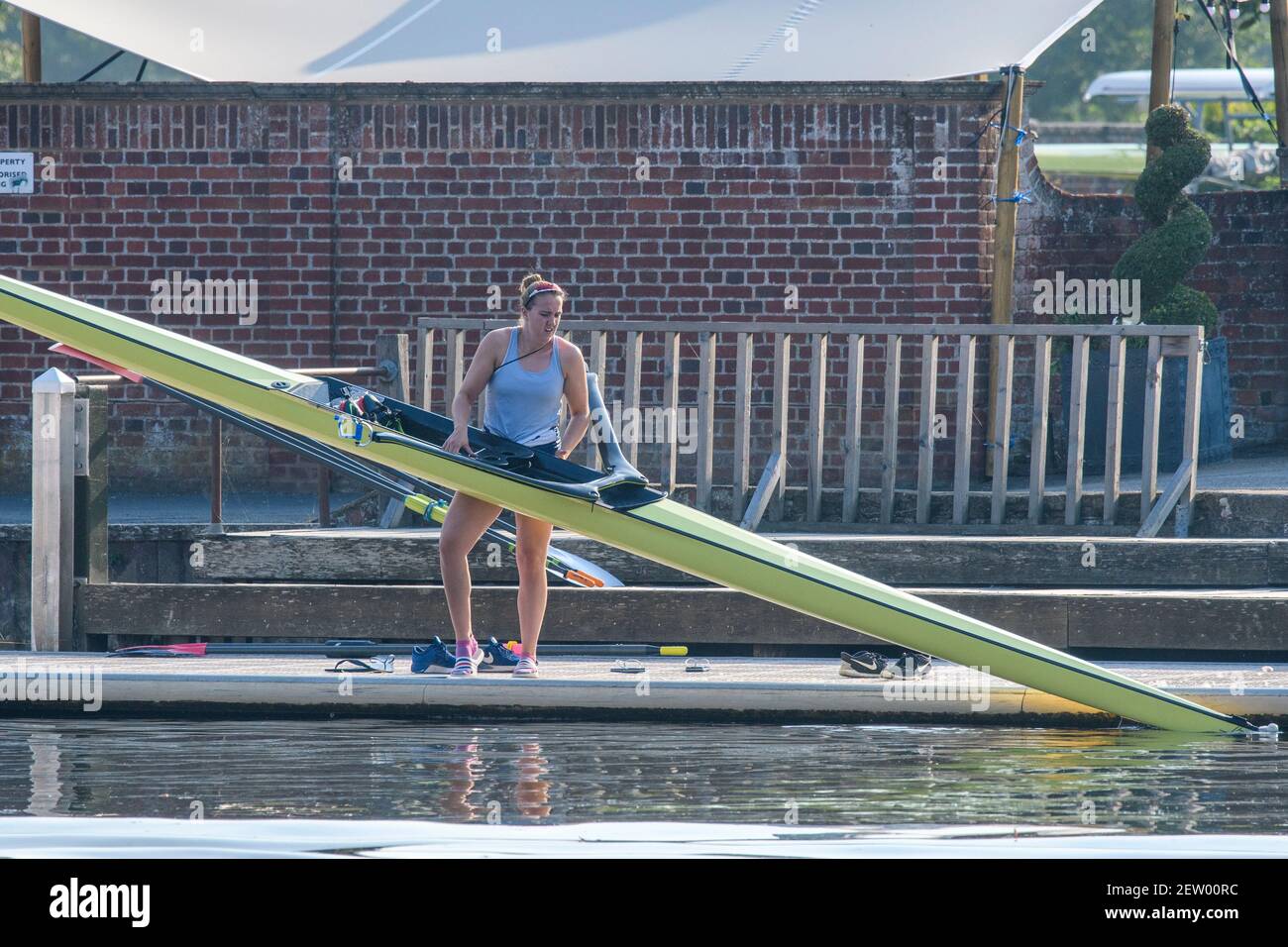 How to attach the scull hi-res stock photography and images - Alamy