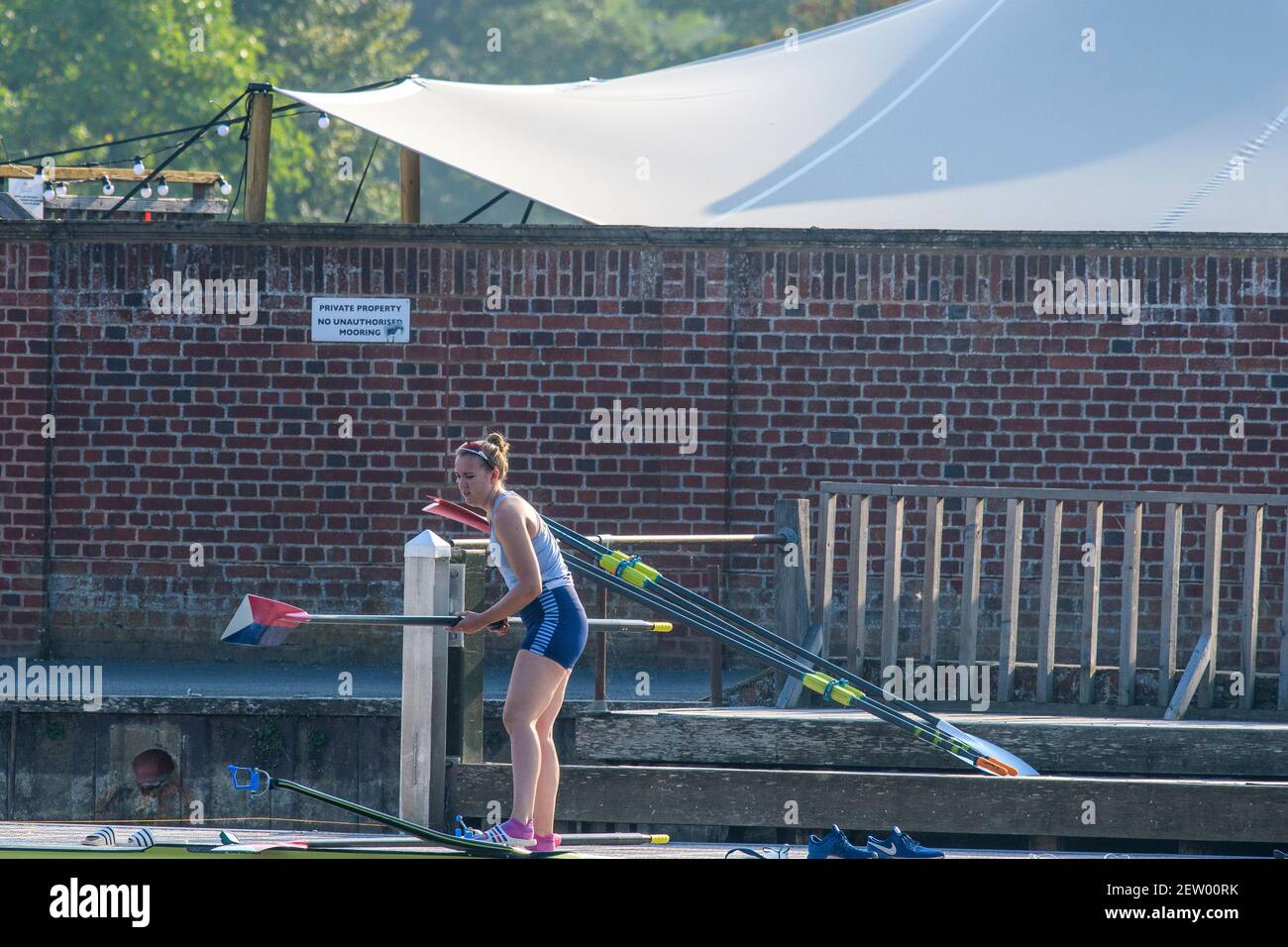 How to attach the scull hi-res stock photography and images - Alamy