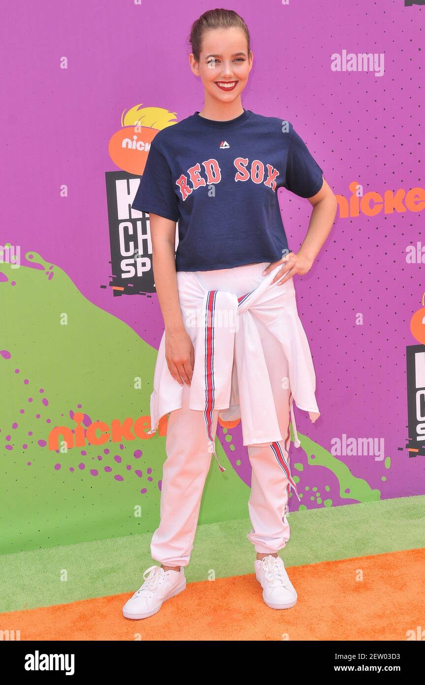 MaeMae Renfrow arrives at the Nickelodeon Kids' Choice Sports Awards ...