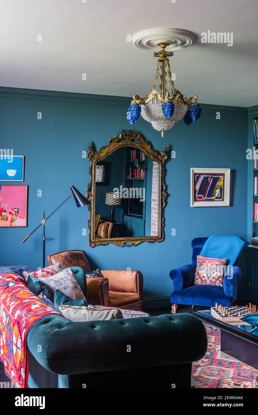 Grid room hi-res stock photography and images - Alamy