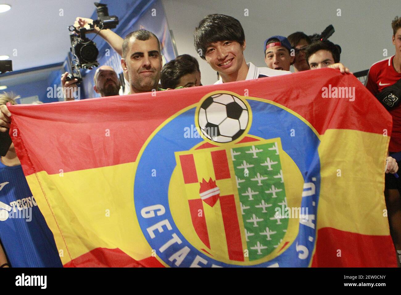 Getafe's new player Gaku Shibasaki with the supporters during his ...