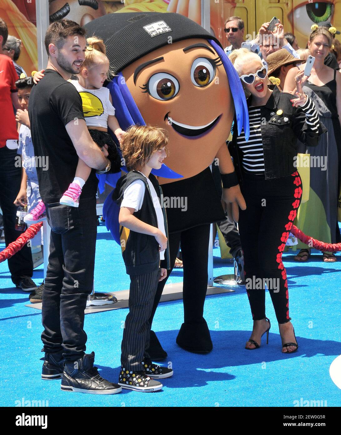 (L-R) Matthew Rutler, Daughter Summer Rain Rutler, Christina Aguilera ...
