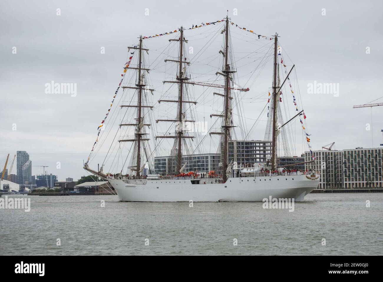 115 metre long Peruvian Navy training ship, BAP Union, heads towards ...