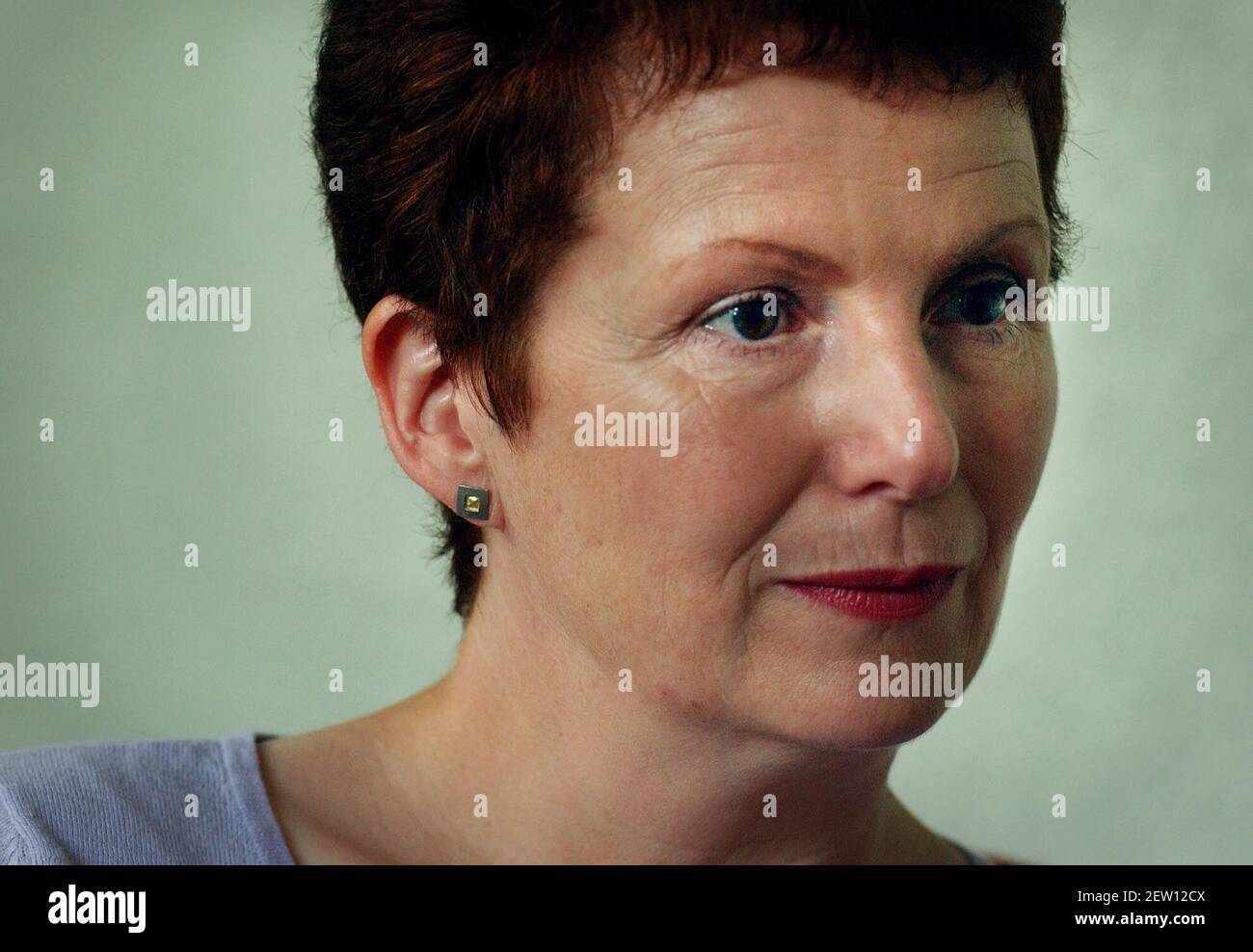 HAZEL BLEARS IN HER SALFORD CONSTITUENCY OFFICE.12/8/04 PILSTON Stock ...