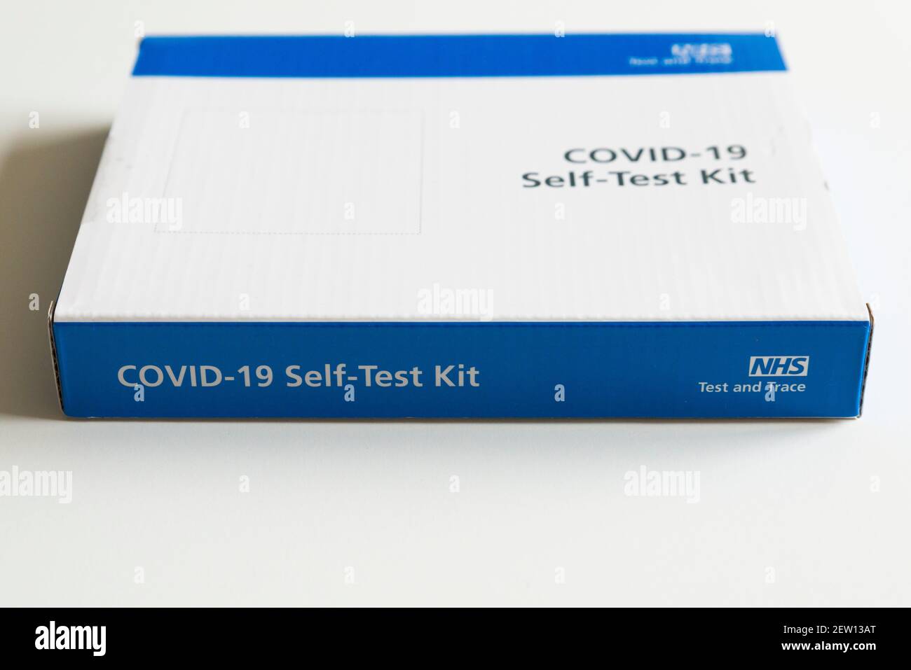 Lateral flow immunochromatographic assays hi-res stock photography and ...