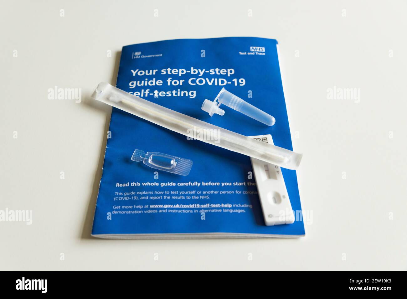 Lateral flow immunochromatographic assays hi-res stock photography and ...