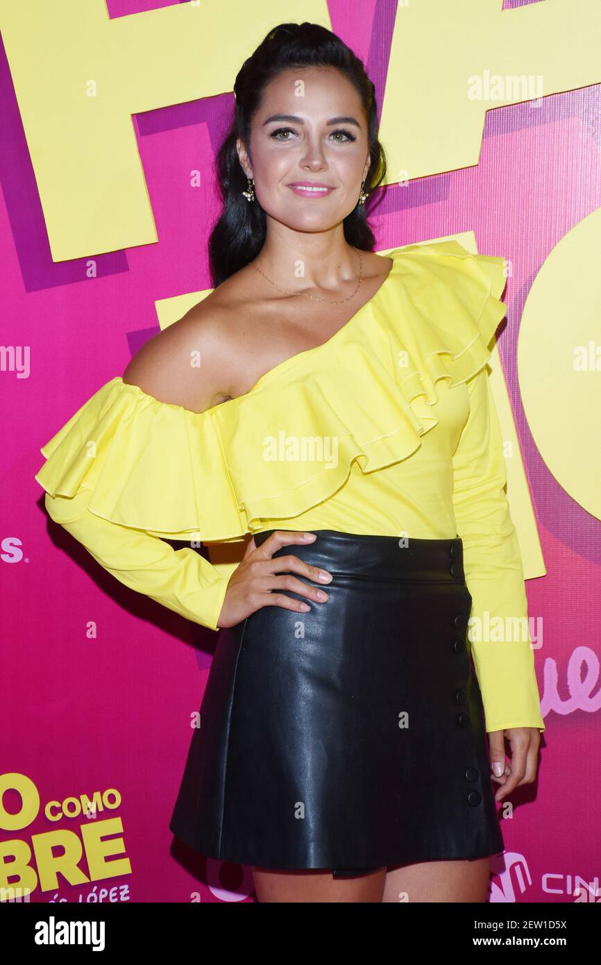 Jessica Decote attending at pink carpet of Hazlo Como Hombre film ...
