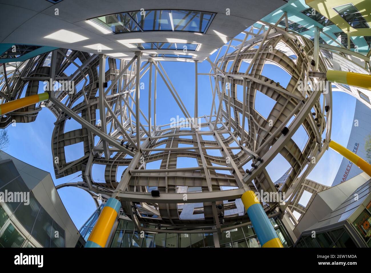 The courtyard of the Ruvo Brain Health Center in Las Vegas, NV ...