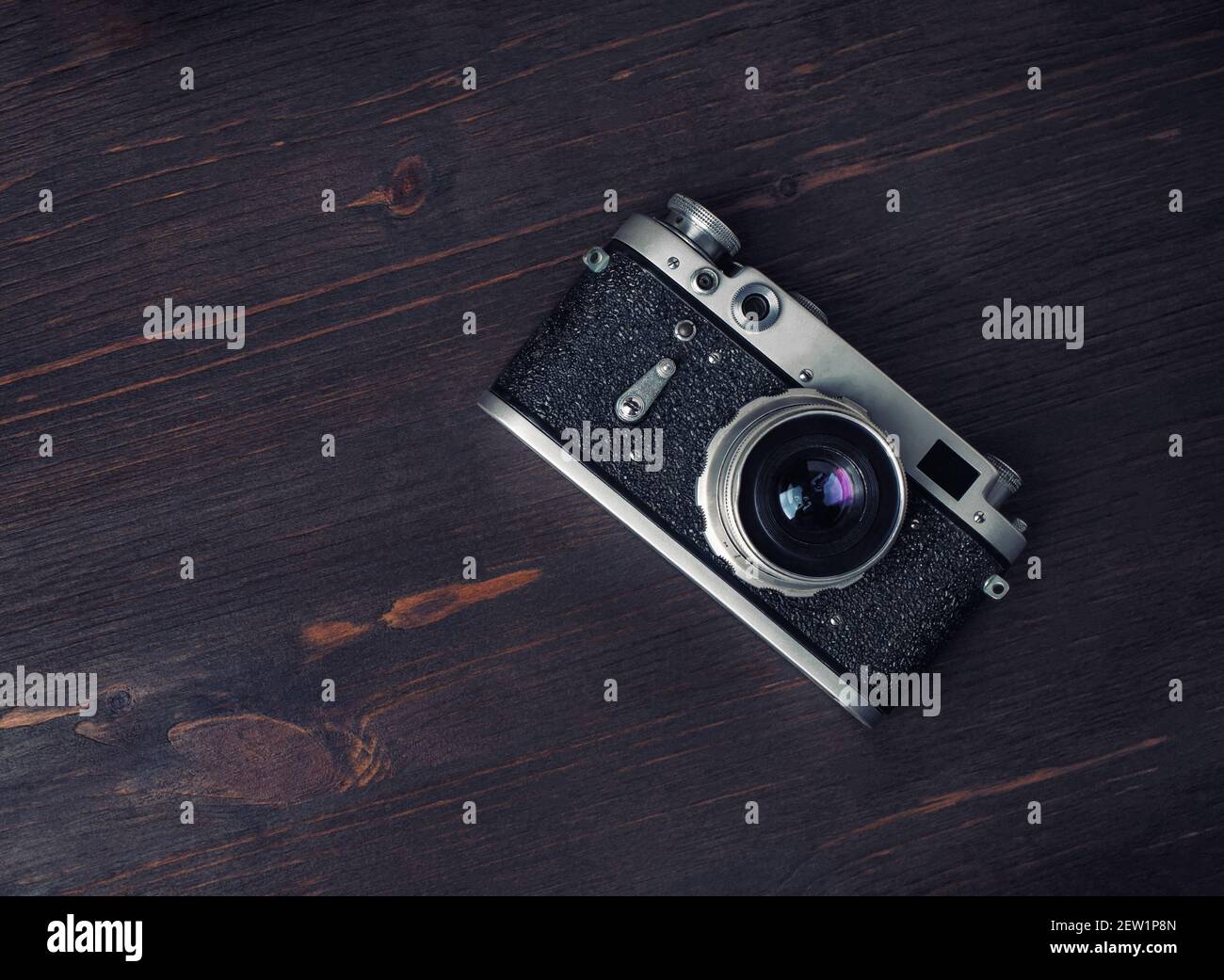 Wooden desk table photo camera hi-res stock photography and images - Alamy