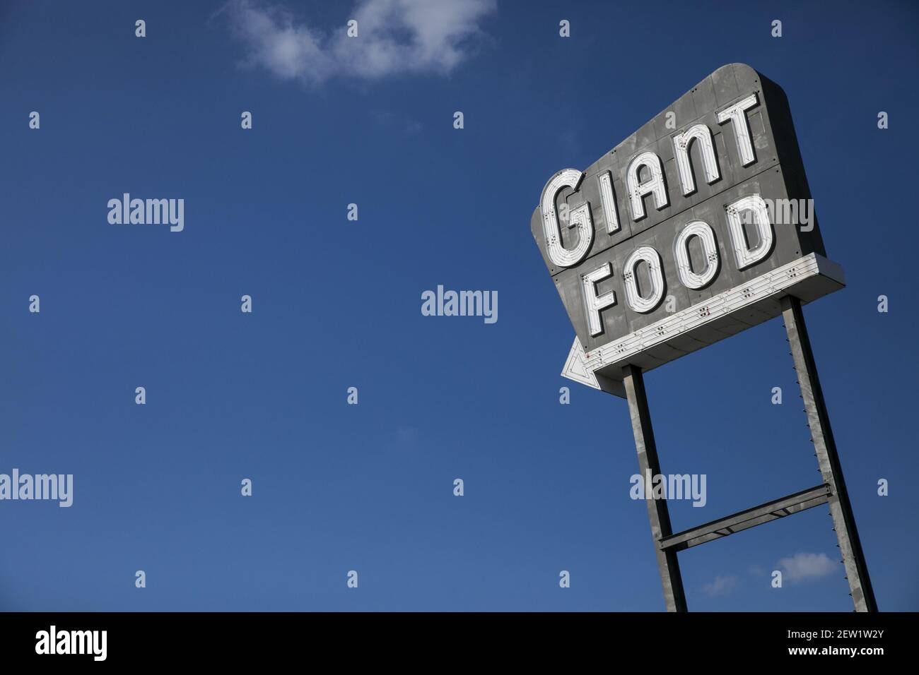 A vintage logo sign outside of a Giant Food grocery store in Laurel ...