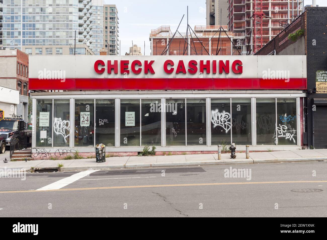 News money cheque hi-res stock photography and images - Alamy