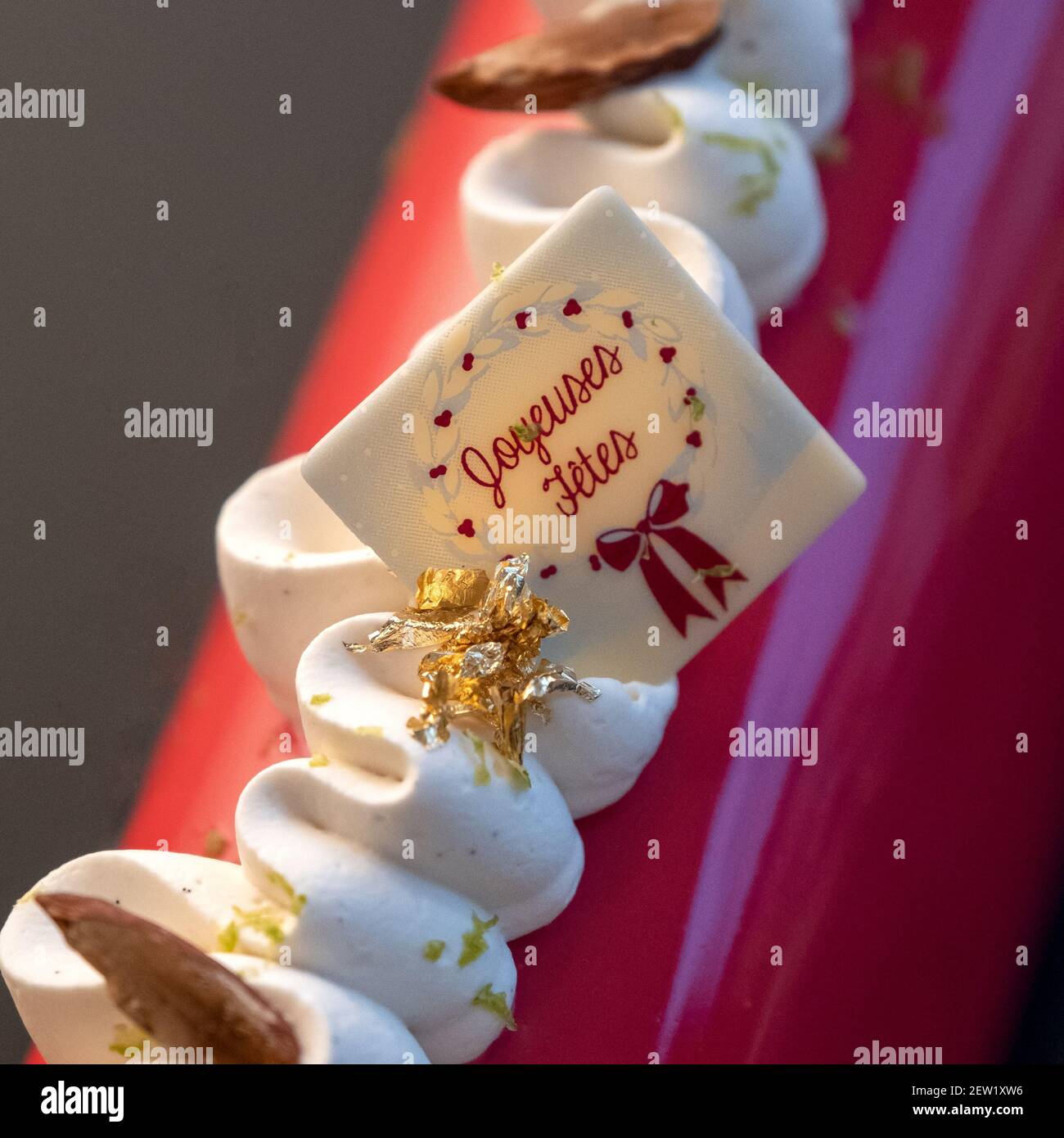 Log pastry hi-res stock photography and images - Alamy