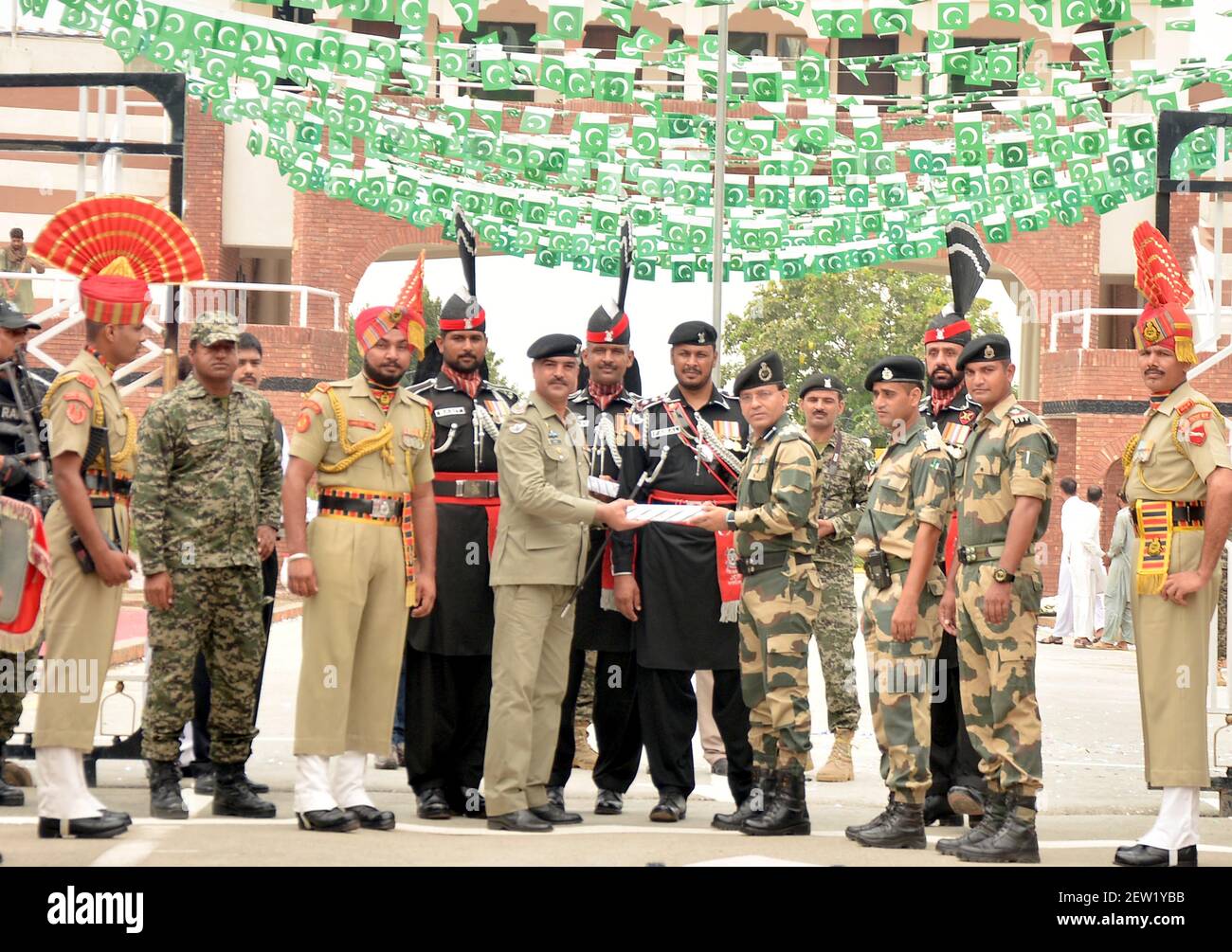 AMRITSAR, INDIA - AUGUST 14: Pakistani Wing Commander Bilal (4L ...