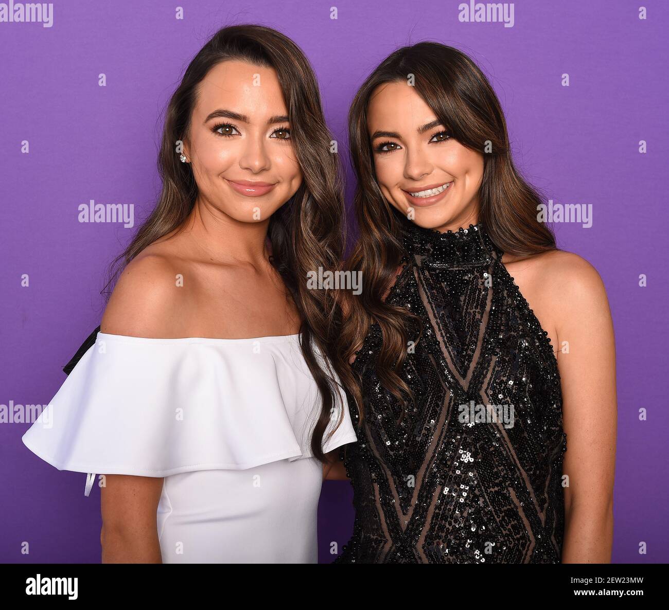 LOS ANGELES - AUGUST 13: The Merrell Twins at FOX's 'Teen Choice 2017 ...