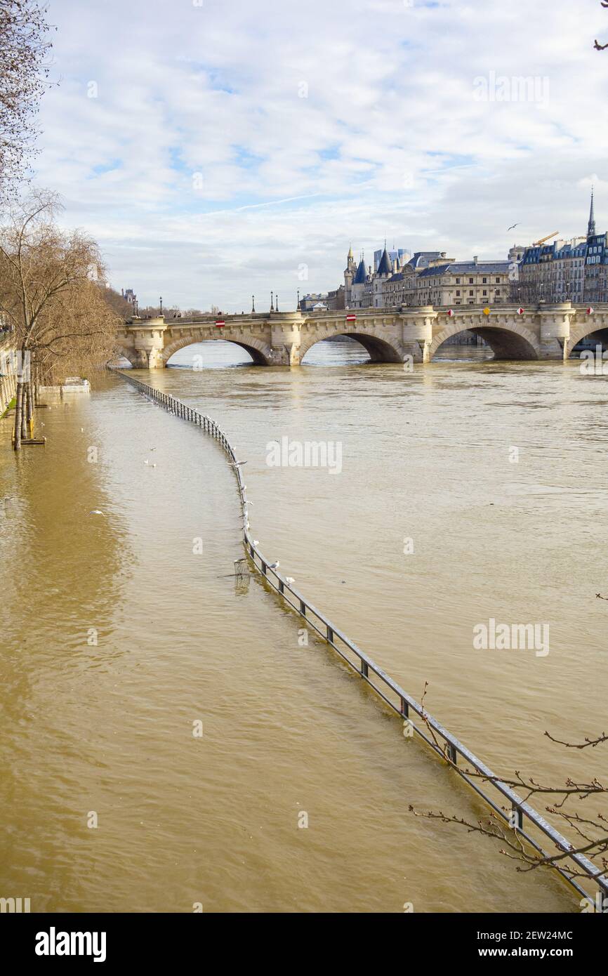 France, Paris, quai du Louvre, the flood of the Seine, listed as World ...