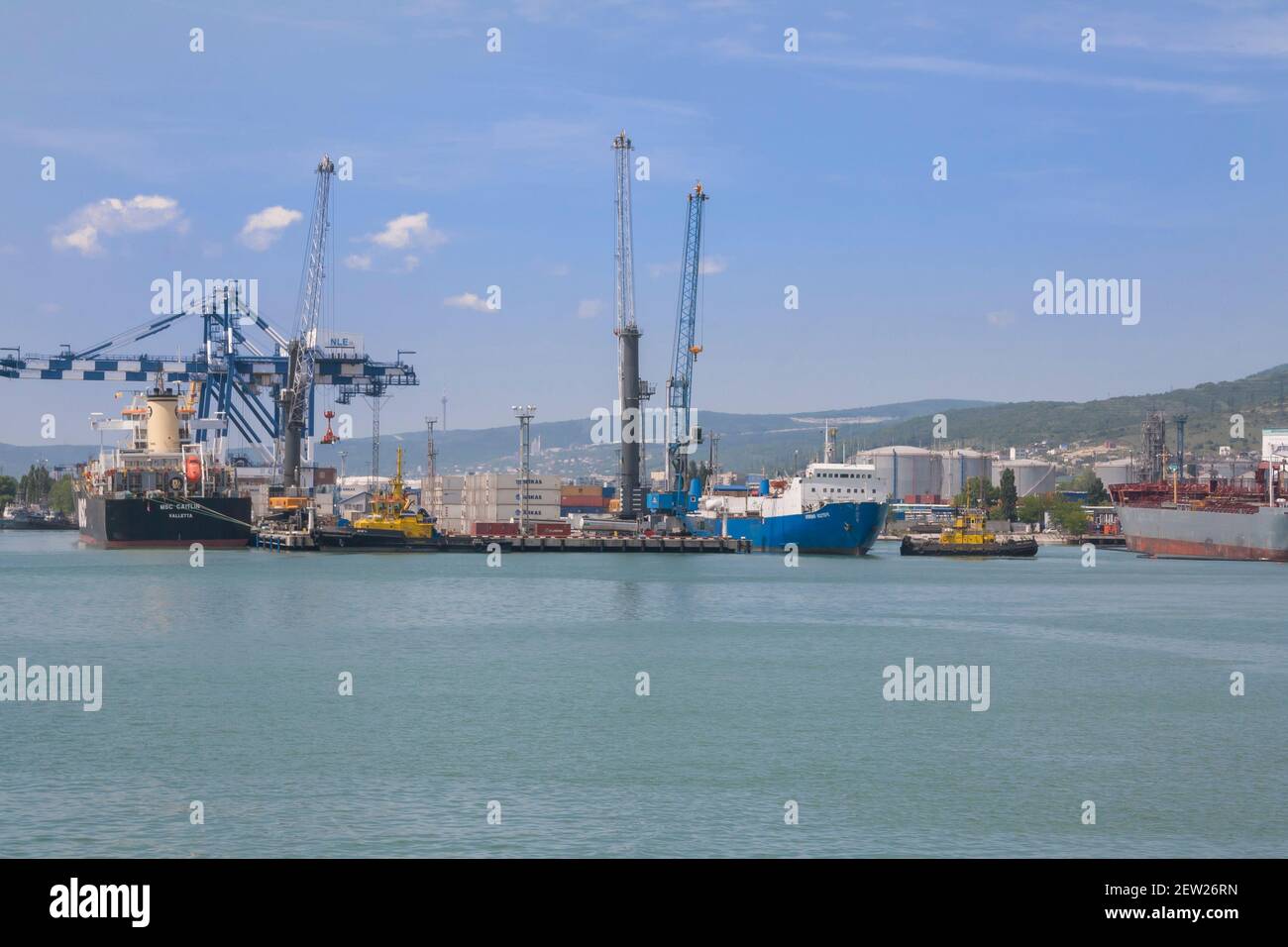 Морской порт города Новороссийск Sea port of Novorossiysk city Stock ...
