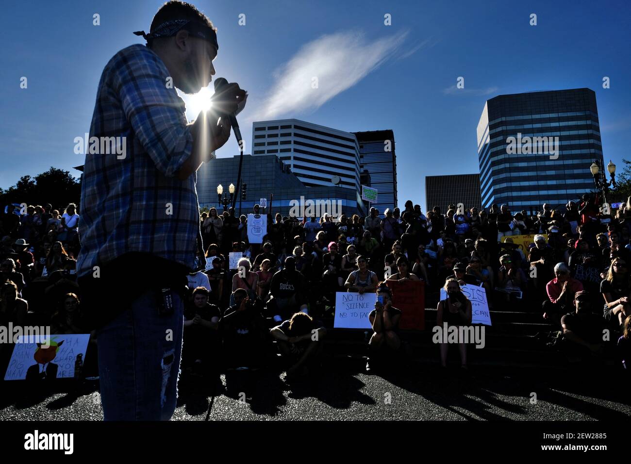Portland's Resistance leader Gregory McKelvey speaks to hundreds of ...