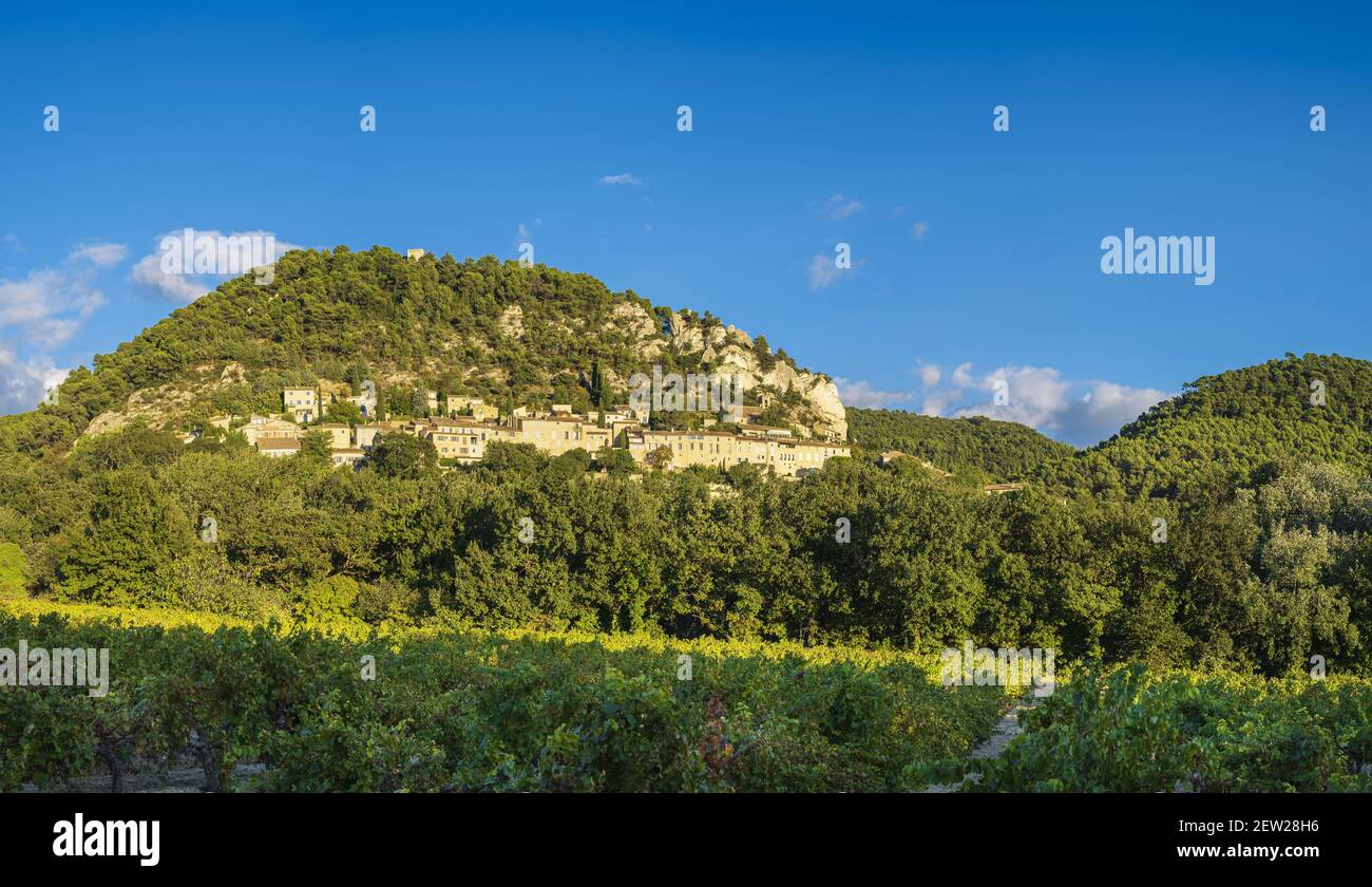 France, Vaucluse, the medieval village of Seguret, labelled Les Plus ...