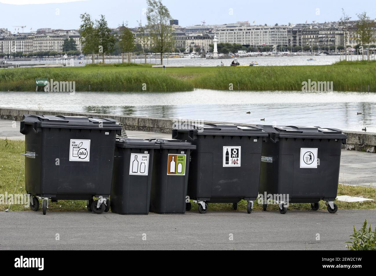 Recycling bins france hi-res stock photography and images - Alamy