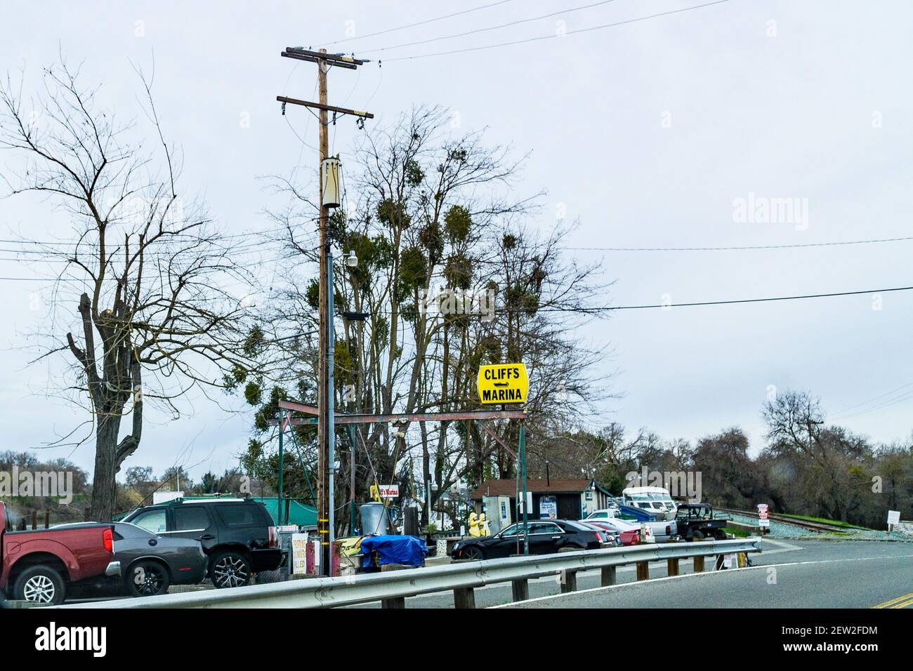 Cliff's Marina on the levee road of the Sacramento River delta in ...