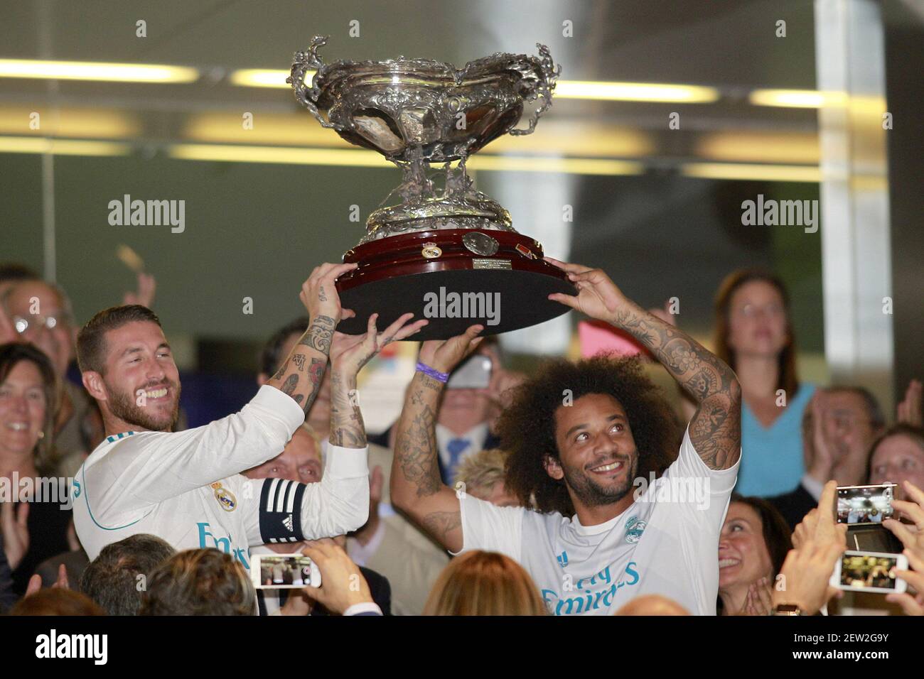Real Madrid's players Sergio Ramos (l) and Marcelo Vieira celebrate the ...