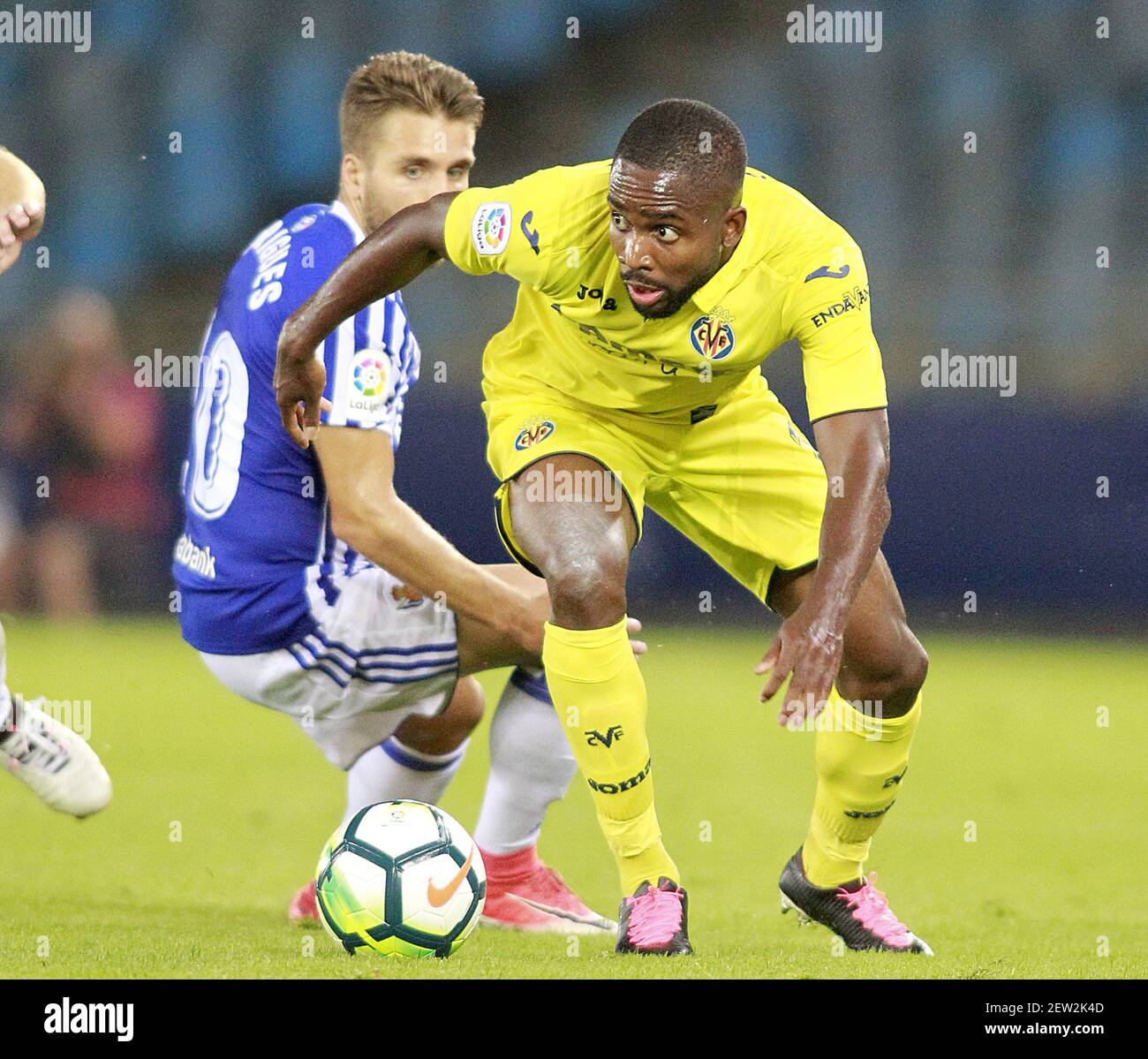 Real Sociedad's Kevin Rodrigues (l) and Villarreal CF's Cedric Bakambu ...
