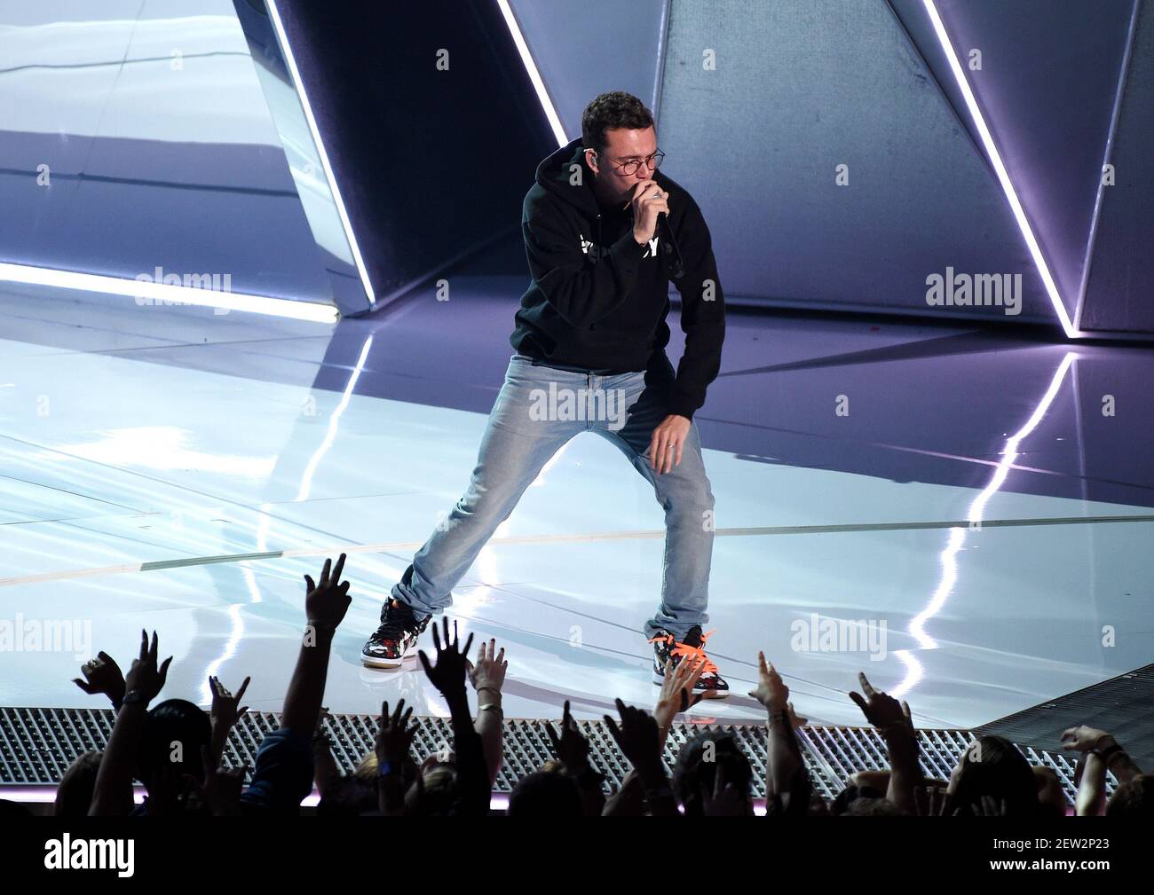 LOS ANGELES - AUGUST 27: Logic performs on the 2017 'MTV Video Music ...