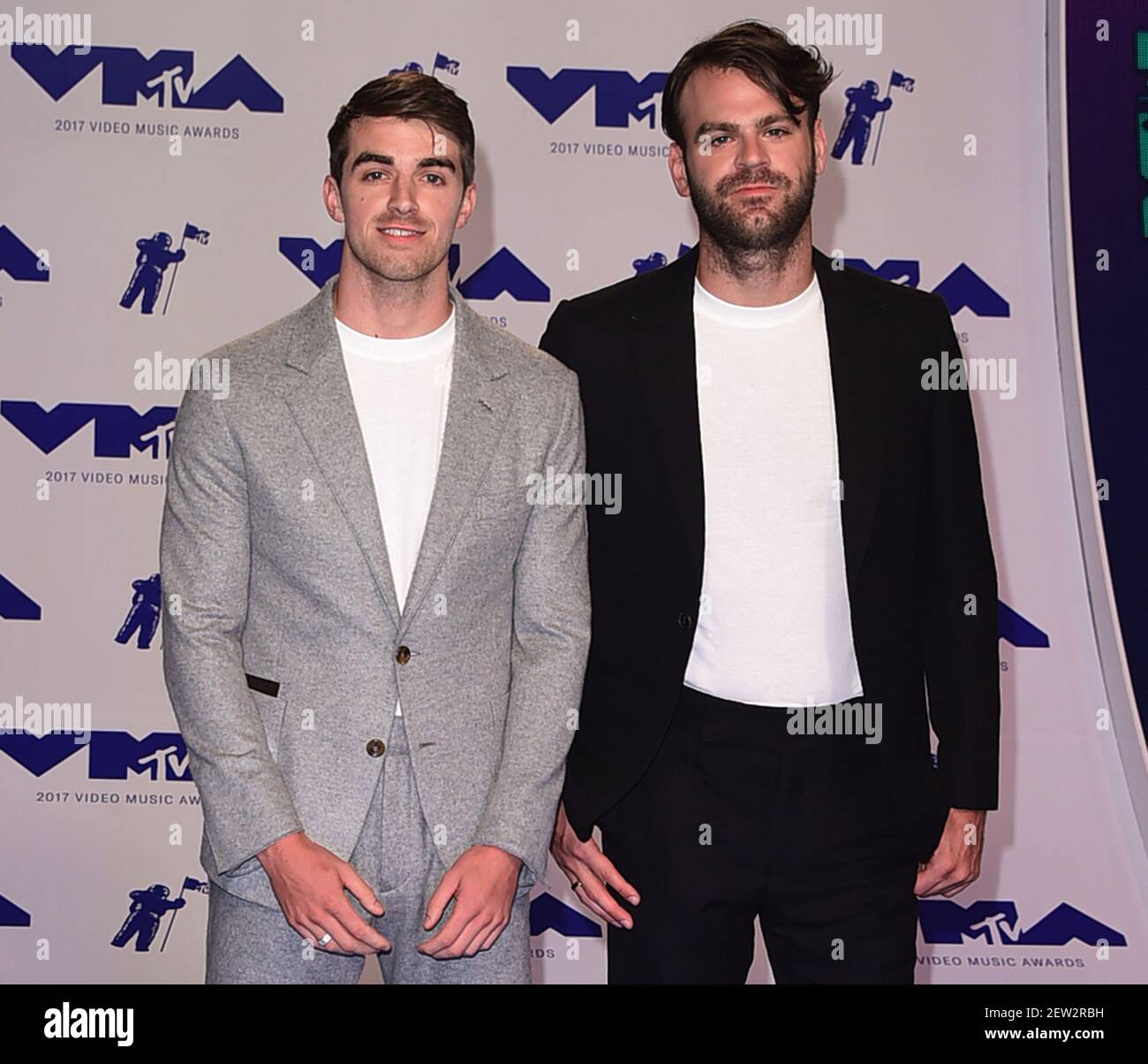 LOS ANGELES - AUGUST 27: The Chainsmokers at the 2017 'MTV Video Music ...