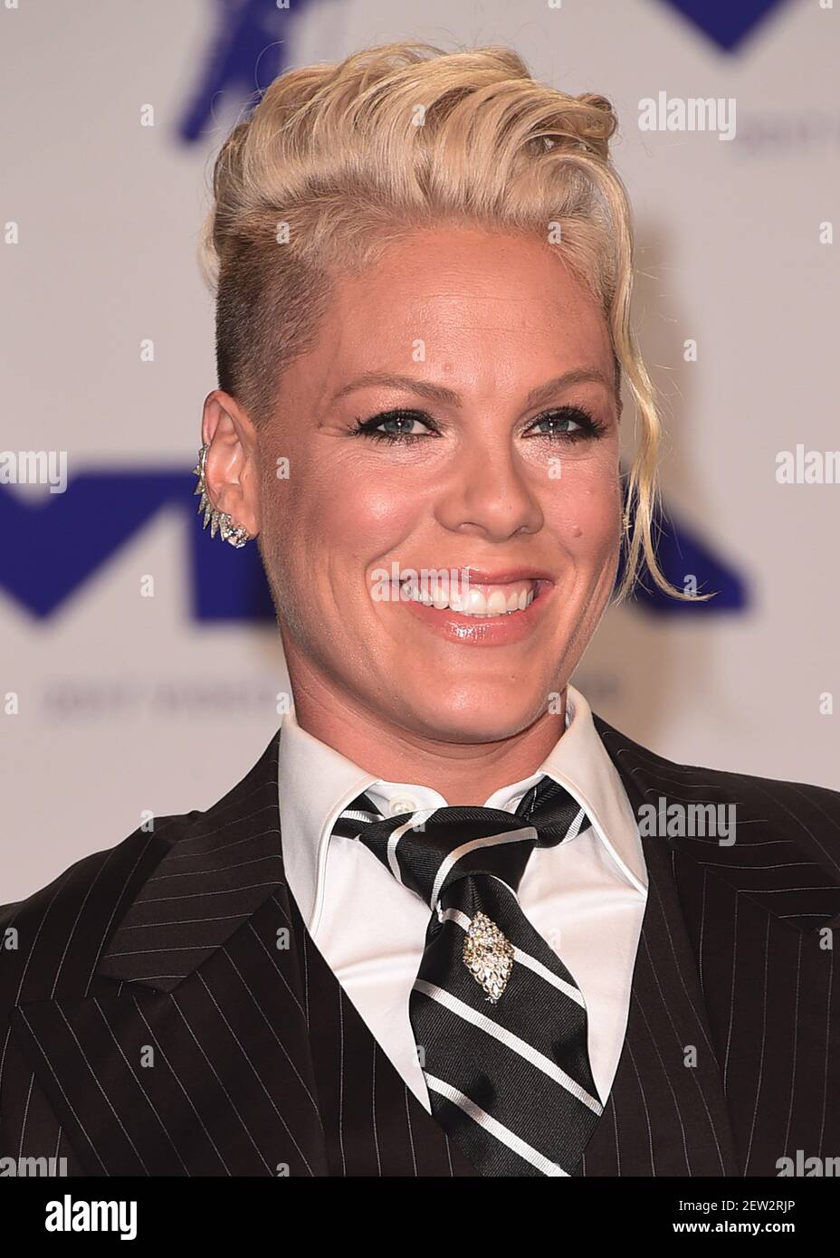 LOS ANGELES - AUGUST 27: Pink at the 2017 'MTV Video Music Awards' at ...