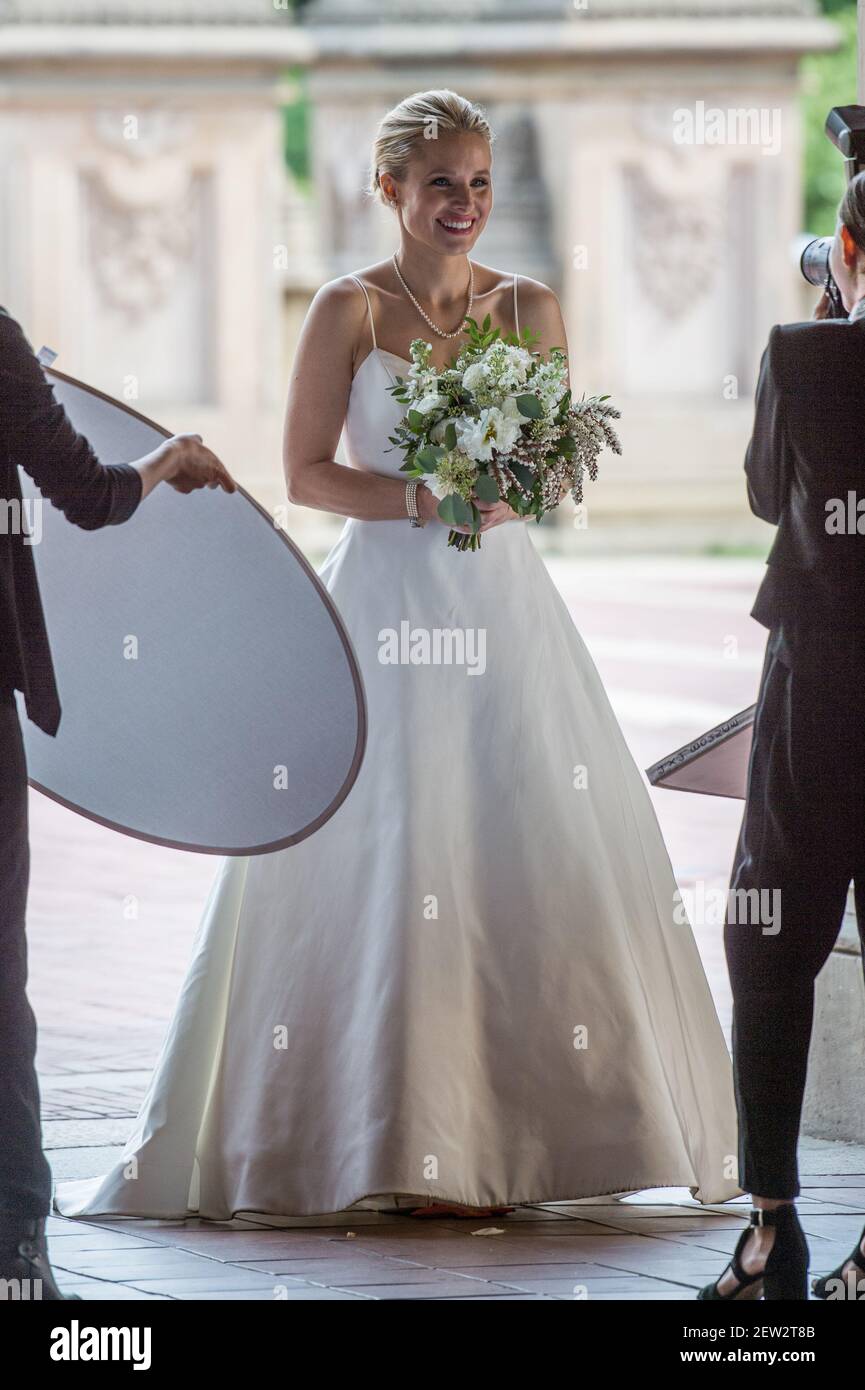 Kristen bell movie wedding 60 photos - Astyledwedding.com