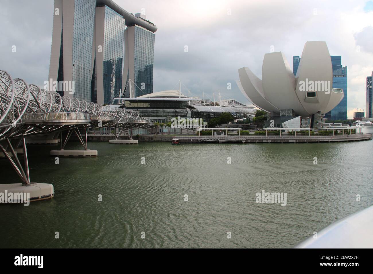 modern buildings and footbridge at marina bay in singapore Stock Photo ...