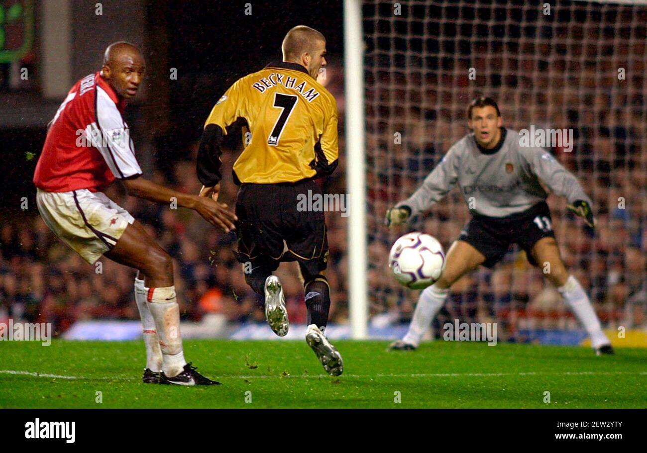 ARSENAL V MAN UTD 25/11/2001 PICTURE DAVID ASHDOWN.FOOTBALL Stock Photo ...