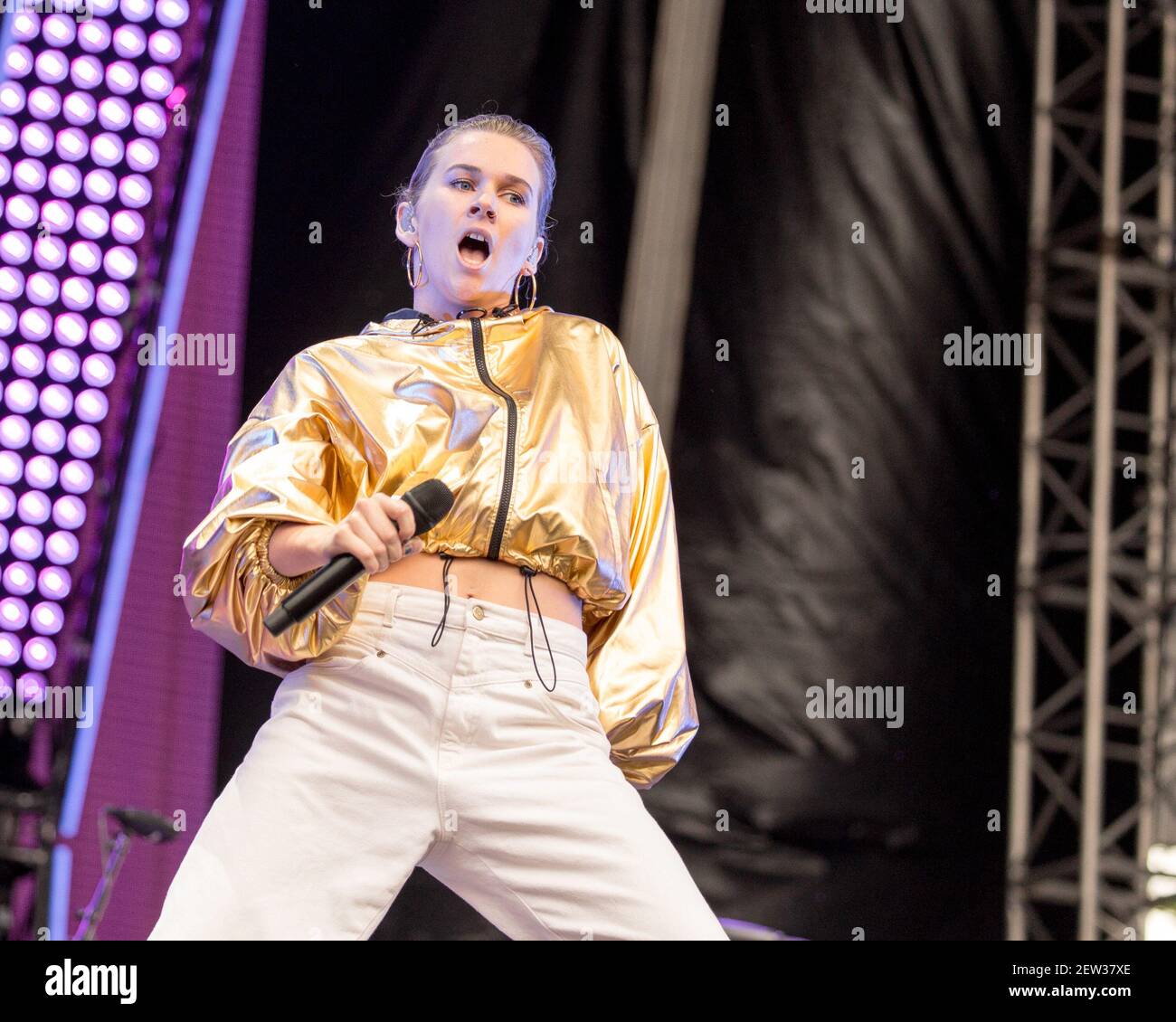 Georgia Nott of Broods during the Budweiser Made In America Music ...