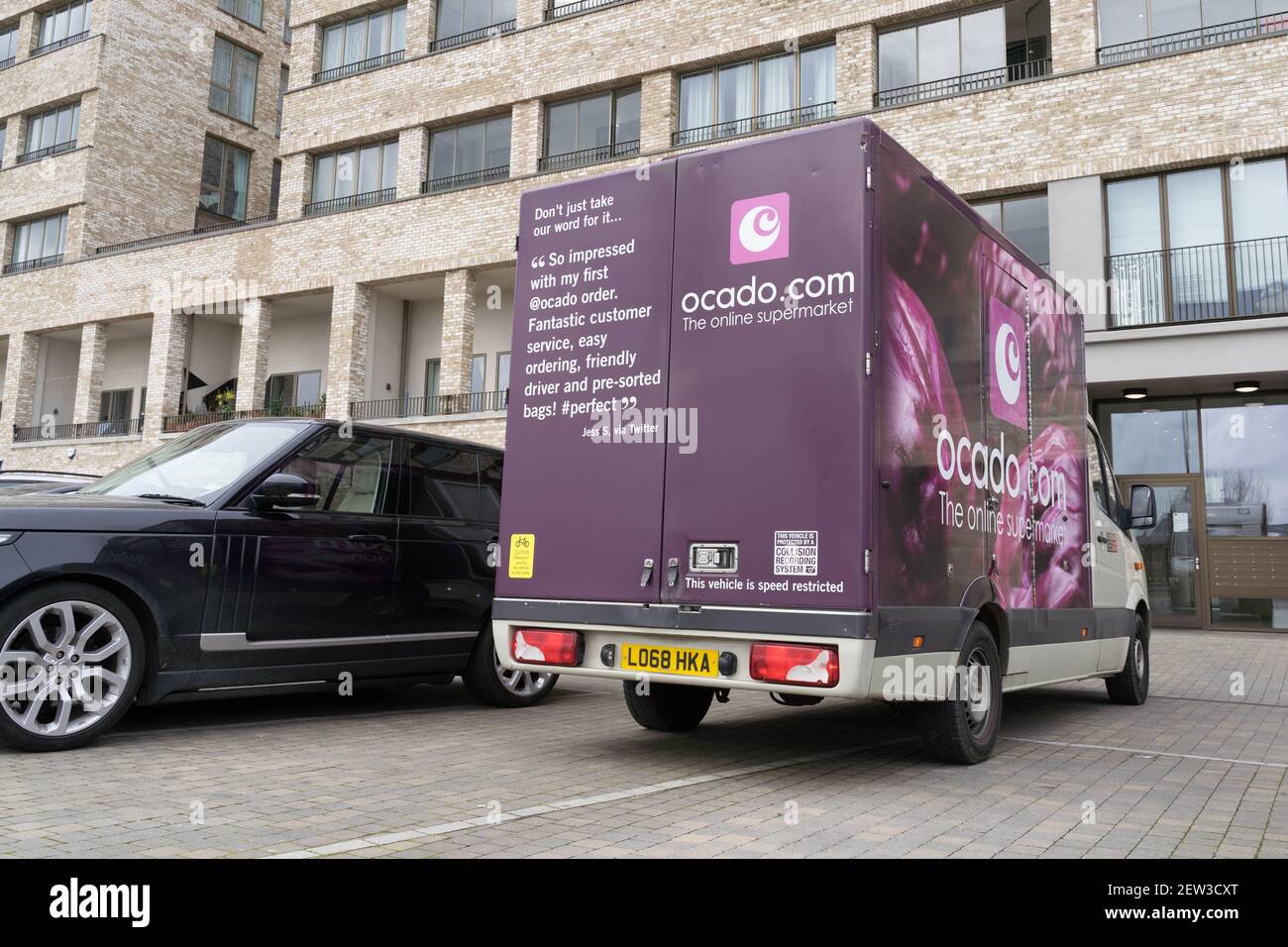 Ocado Com Van High Resolution Stock Photography and Images - Alamy