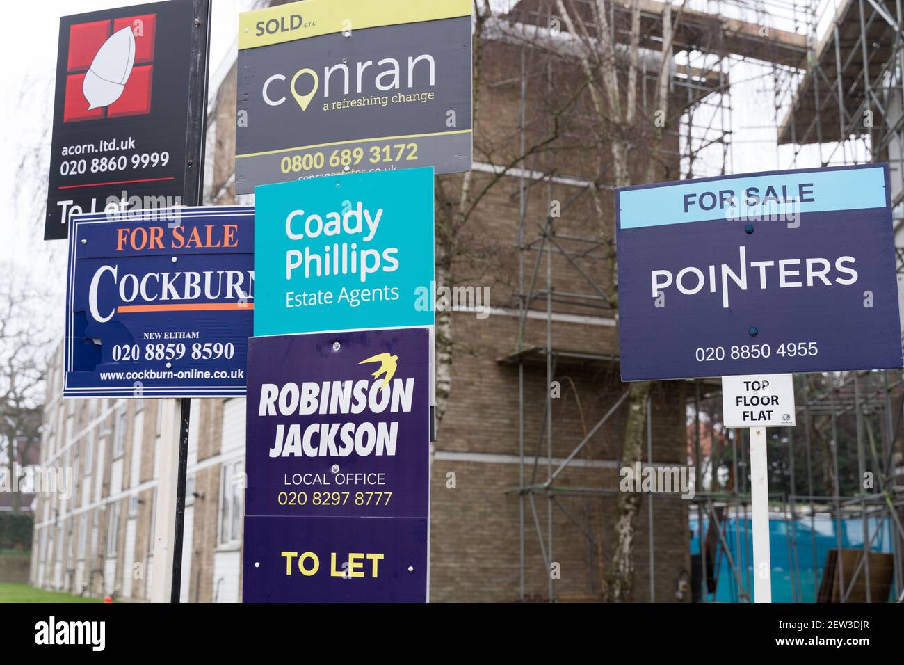 Multiple house signs hi-res stock photography and images - Alamy