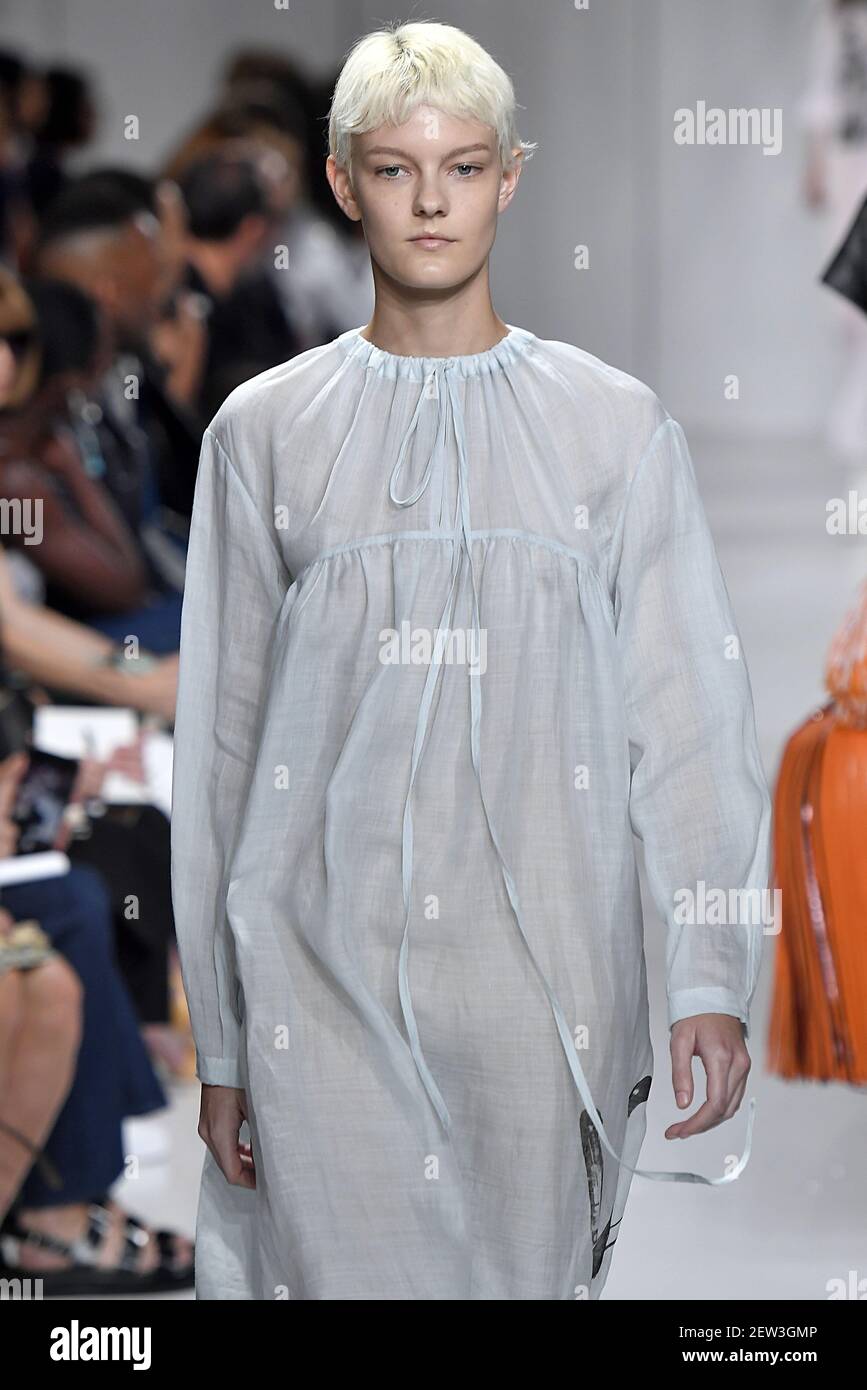 Model Sarah Fraser walks on the runway during the Calvin Klein Fashion ...