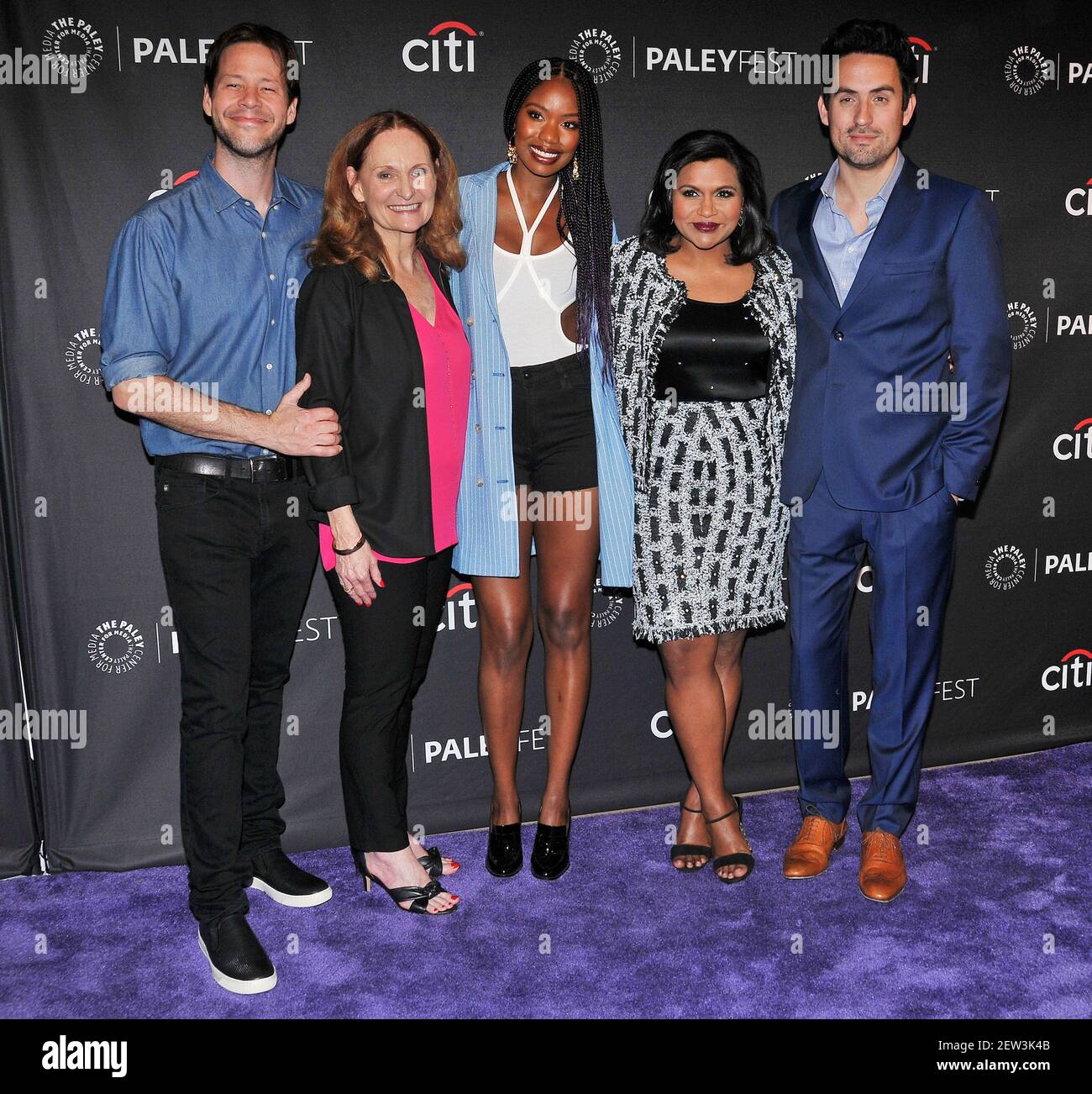 Mindy project cast hi-res stock photography and images - Alamy