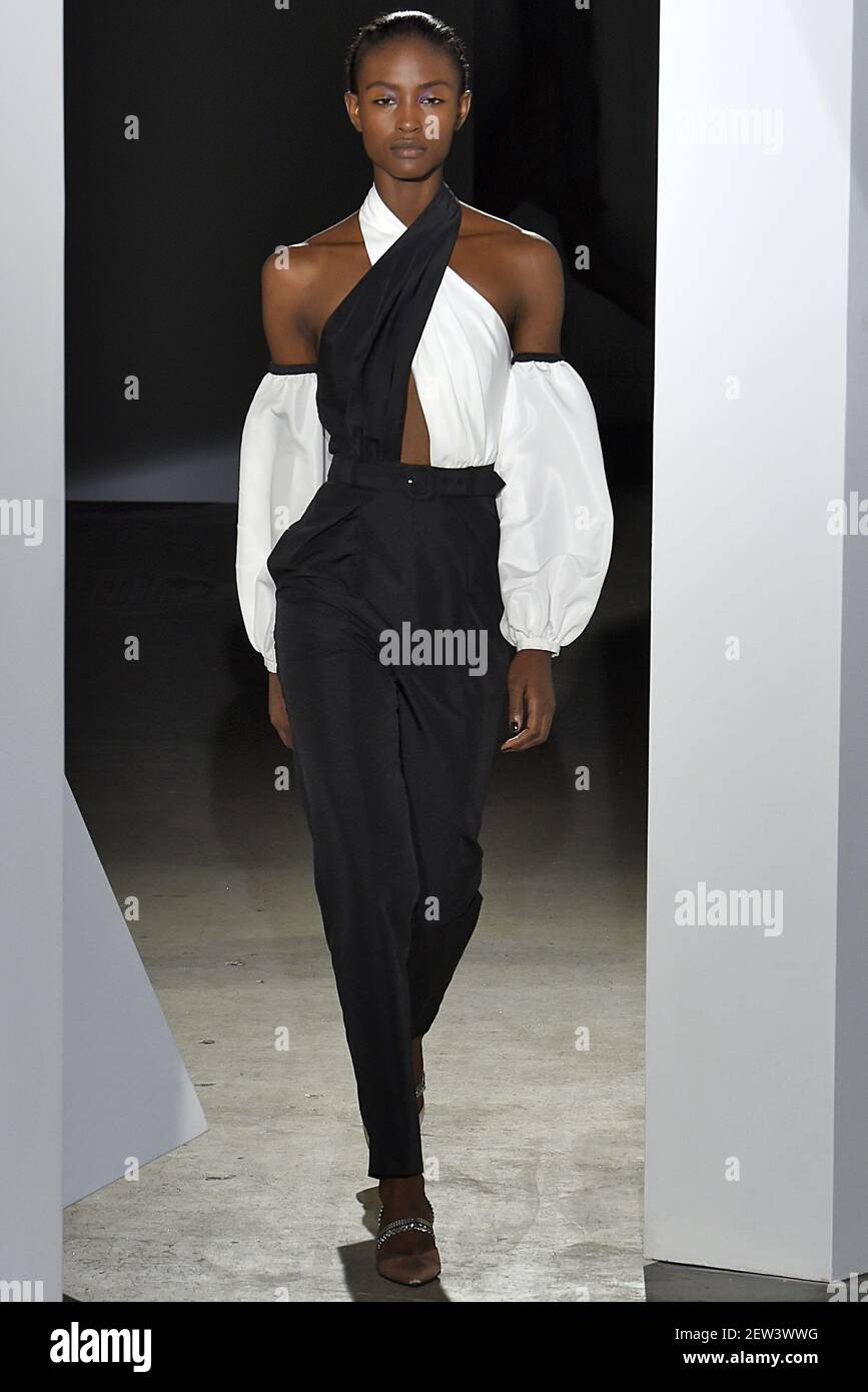 Model Alicia Burke walks on the runway during the Self Portrait Fashion ...