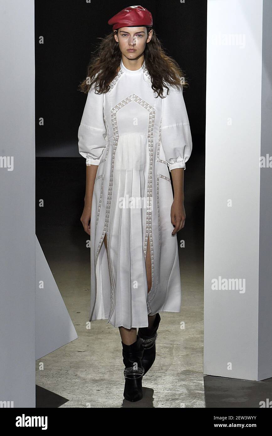 Model Marie Damian walks on the runway during the Self Portrait Fashion ...