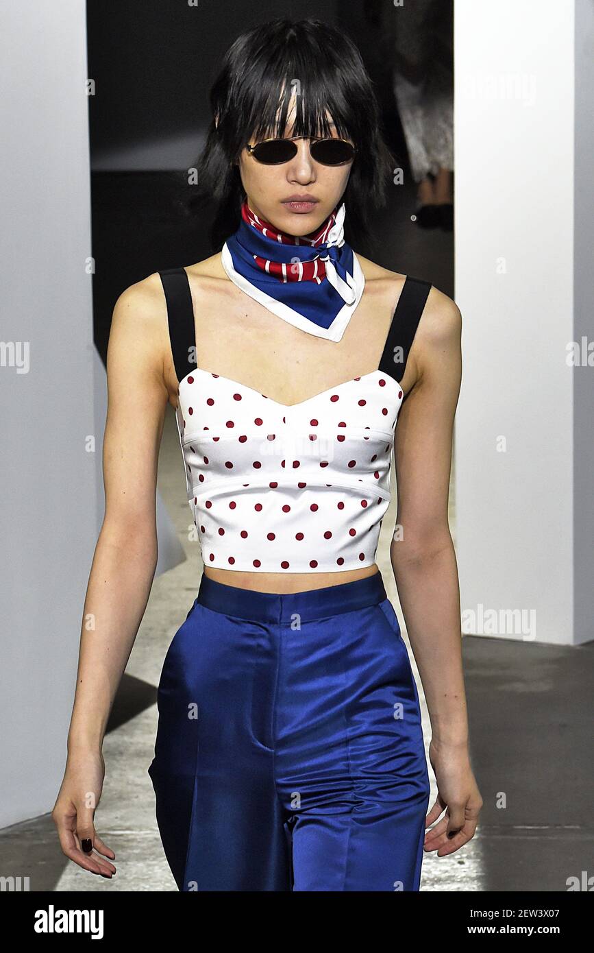 Model Sora Choi walks on the runway during the Self Portrait Fashion ...