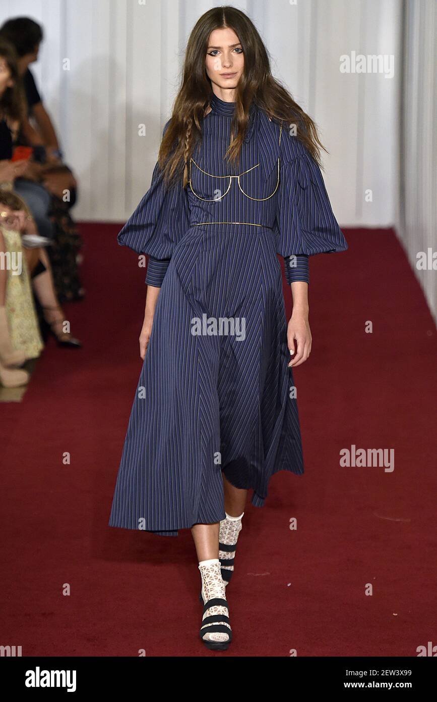 Model Iris Lie walks on the runway during the Jill Stuart Fashion show ...