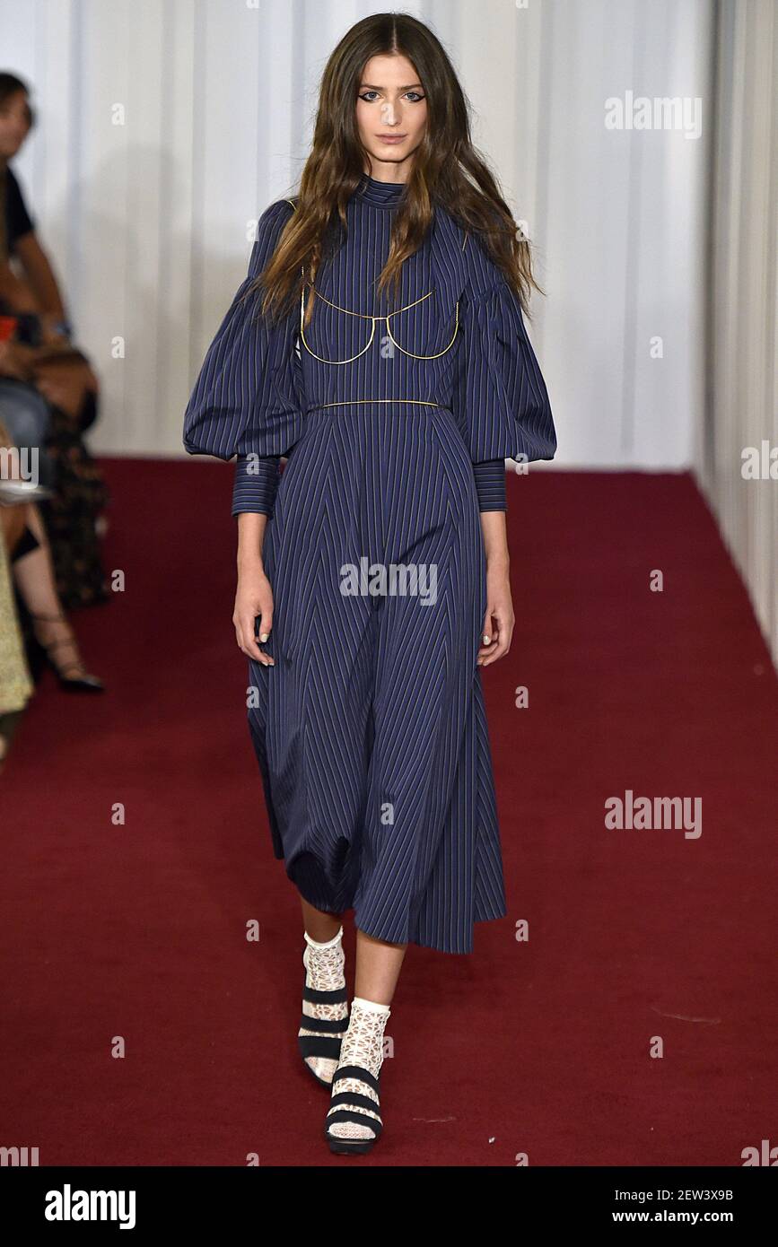 Model Iris Lie walks on the runway during the Jill Stuart Fashion show ...